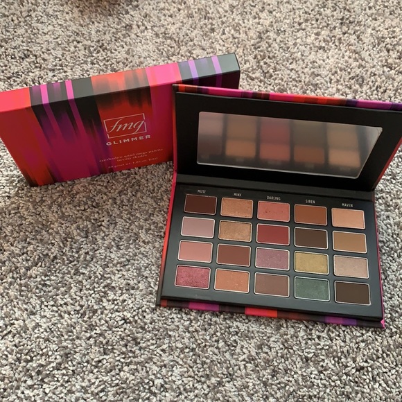 Avon | Makeup | Avon Fmg Glimmer Eyeshadow Quad Mega Palette | Poshmark